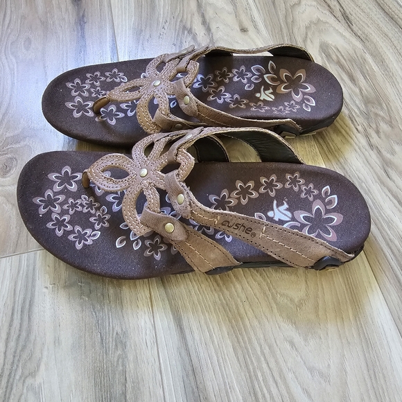 cushe | Shoes | Cushe Shasta Womens Leather Sandal Slip On Brown Size 7 ...
